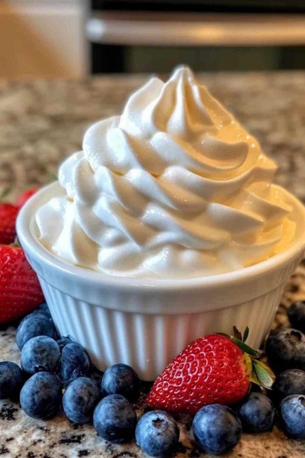 Crème Chantilly Maison : La Recette Parfaite en 10 Minutes